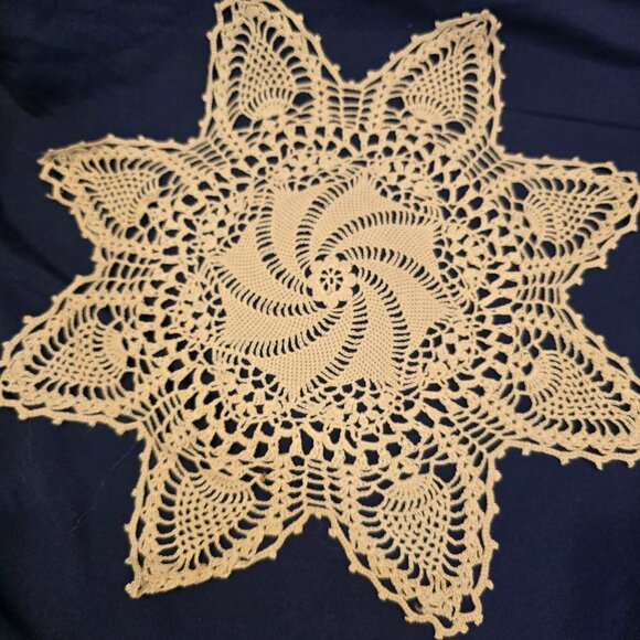 Accents | Mcm Vintage Doily Hand Crocheted Star Floral Pattern Cream ...